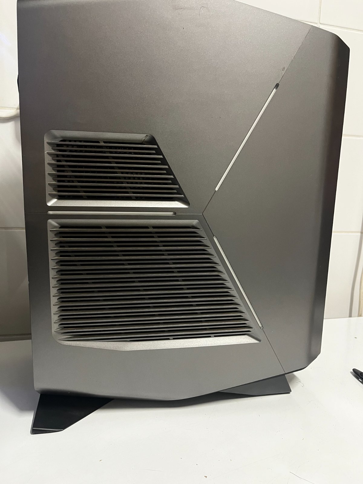 Dell Alienware Aurora R8 Desktop PC (i5-8400/16GB DDR4/256GB SSD + 1TB ...