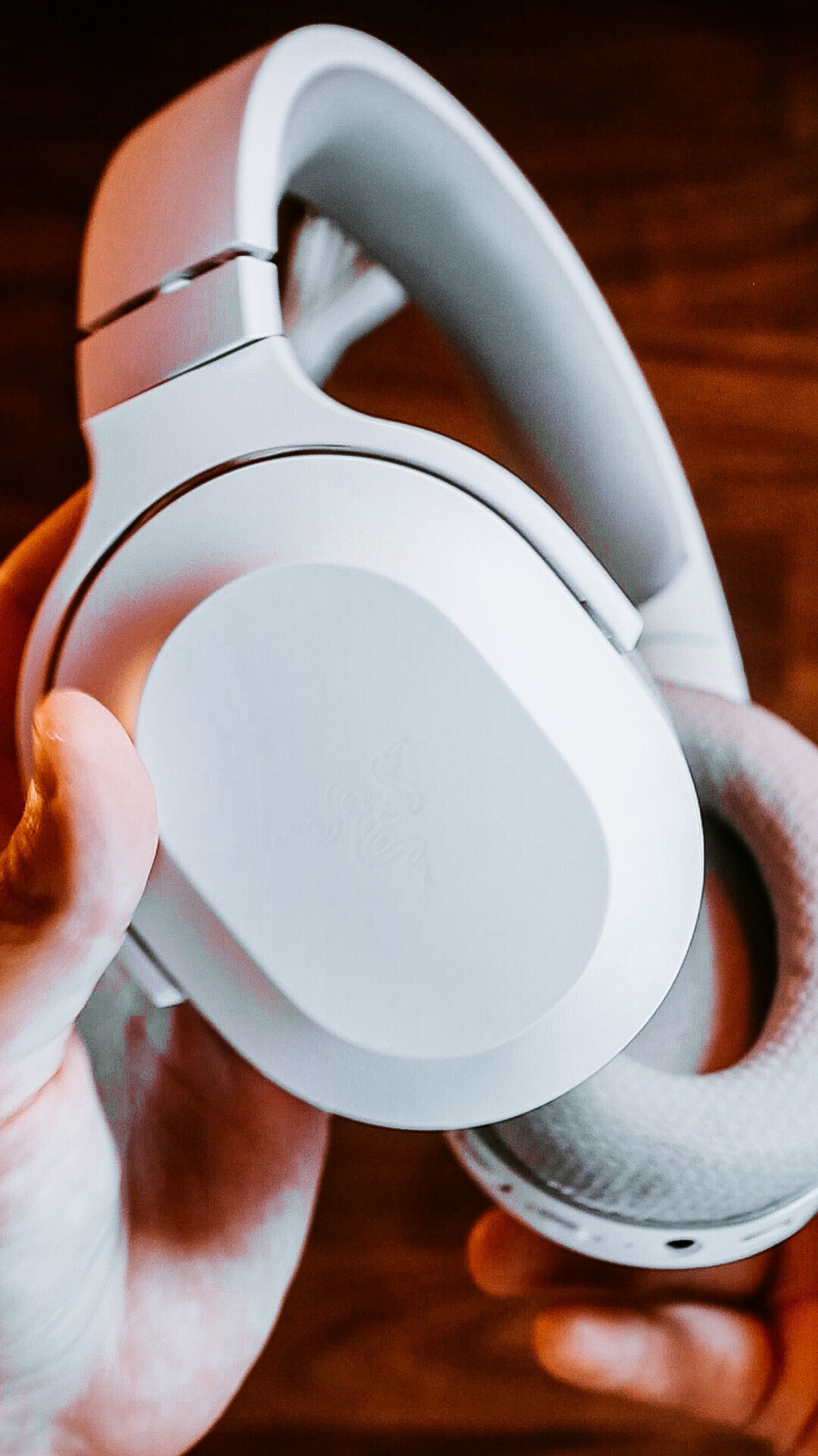 Unboxing και Πρώτη Εντύπωση των Razer Barracuda X (Video) | Skroutz.gr