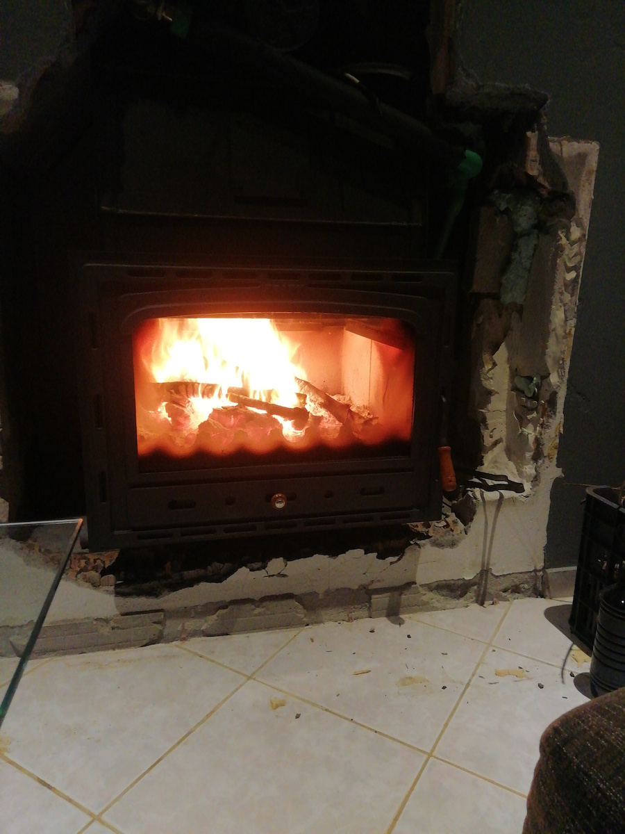 Prity C W28 Ενεργειακό Τζάκι Ξύλου Καλοριφέρ 33kW Ίσιο με Ανοιγόμενη Πόρτα Ανοιχτού Δοχείου ...